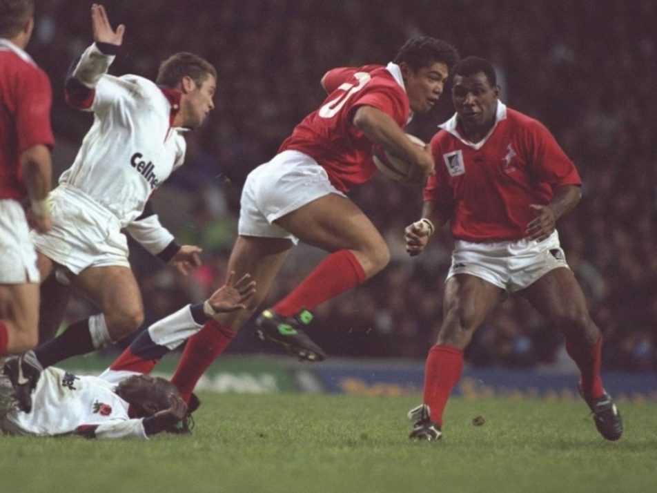 Flashback: New Zealand Barbarians defeat England | PlanetRugby ...