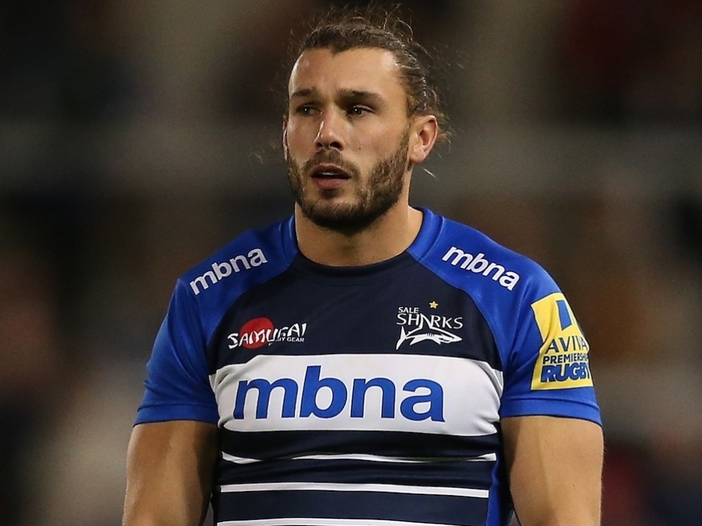 Sale Sharks sack Arscott