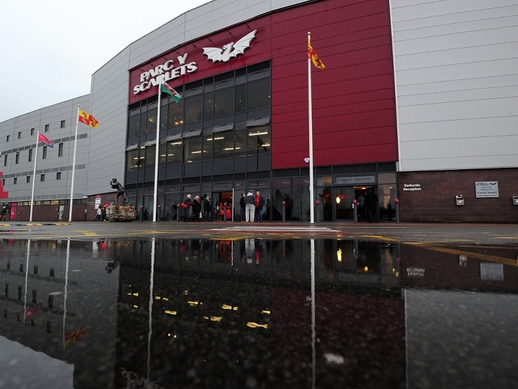 Four young Scarlets re-sign | PlanetRugby