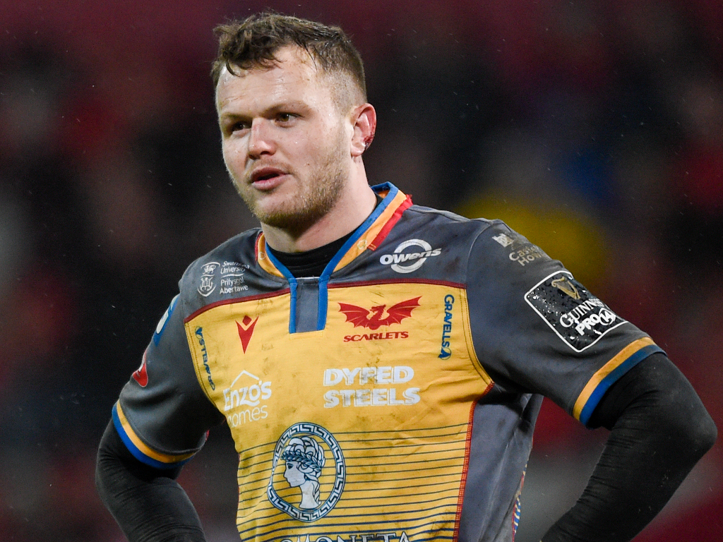 Steff Hughes pens Scarlets contract extension | PlanetRugby : PlanetRugby