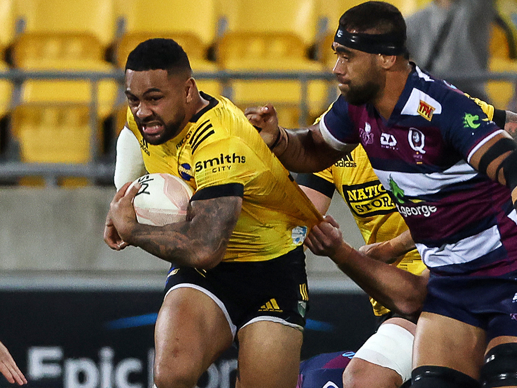 VIDEO: Six-try Hurricanes cruise past Reds | PlanetRugby : PlanetRugby