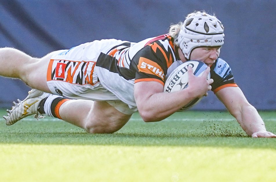 Nic Dolly in as Saracens trio and George Ford miss out | PlanetRugby ...