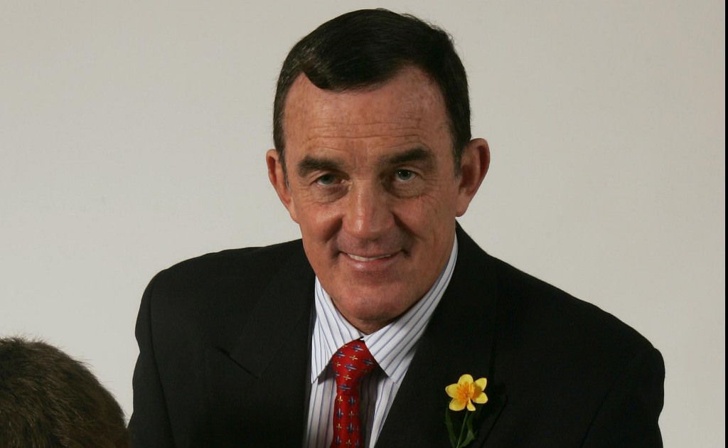 Phil Bennett: Former Wales and British & Irish Lions fly-half dies aged ...