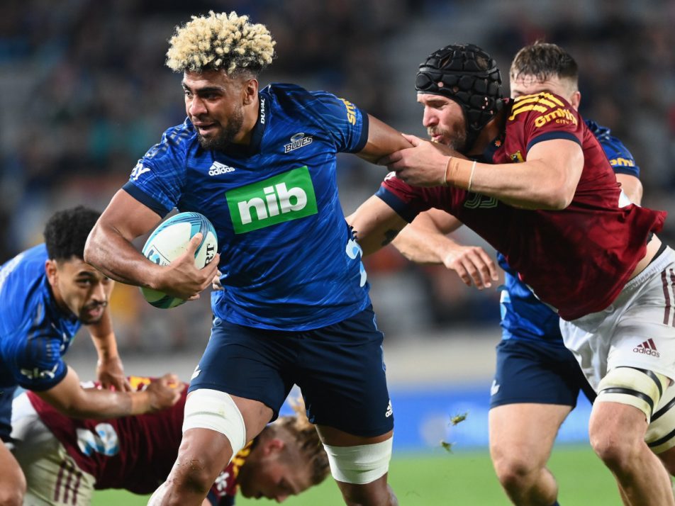 Hoskins Sotutu: Rising star pens new Blues and New Zealand Rugby deal ...