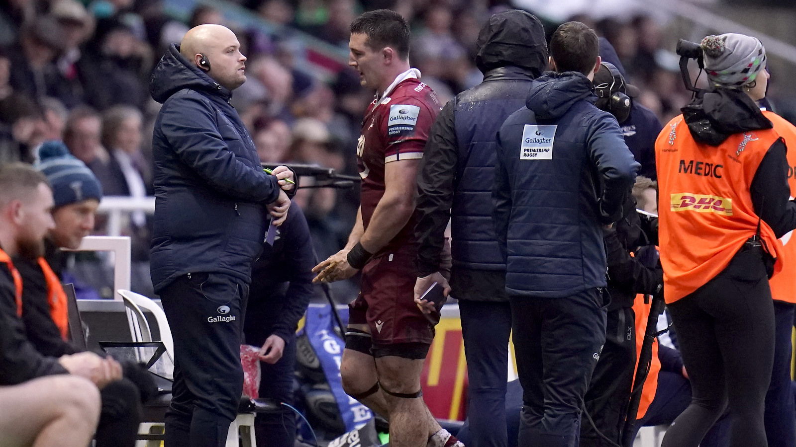 Tom Curry: England flanker injured, Nick Evans' long-term future ...