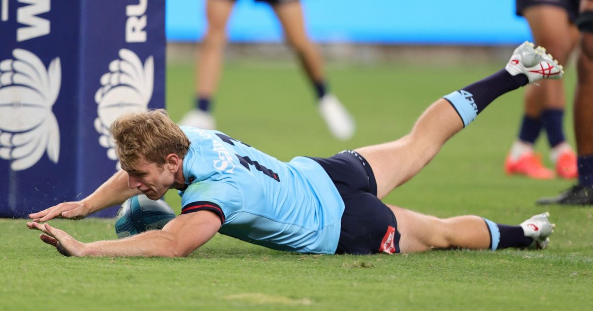 WATCH: Waratahs teenage sensation scores twice on Super Rugby debut ...