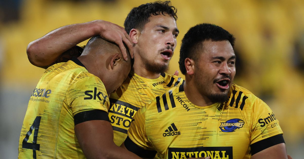 WATCH: Asafo Aumua sets up Hurricanes try in victory over Reds ...