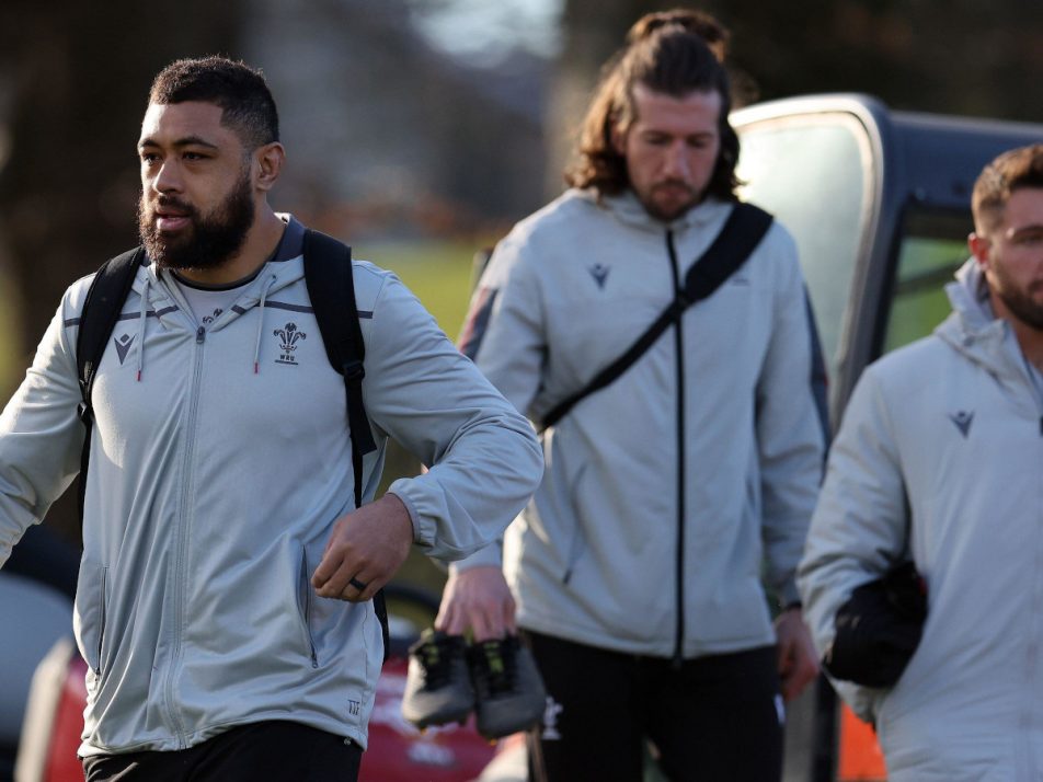 Wales: Taulupe Faletau says 'it's hard to give your all' amid contract ...