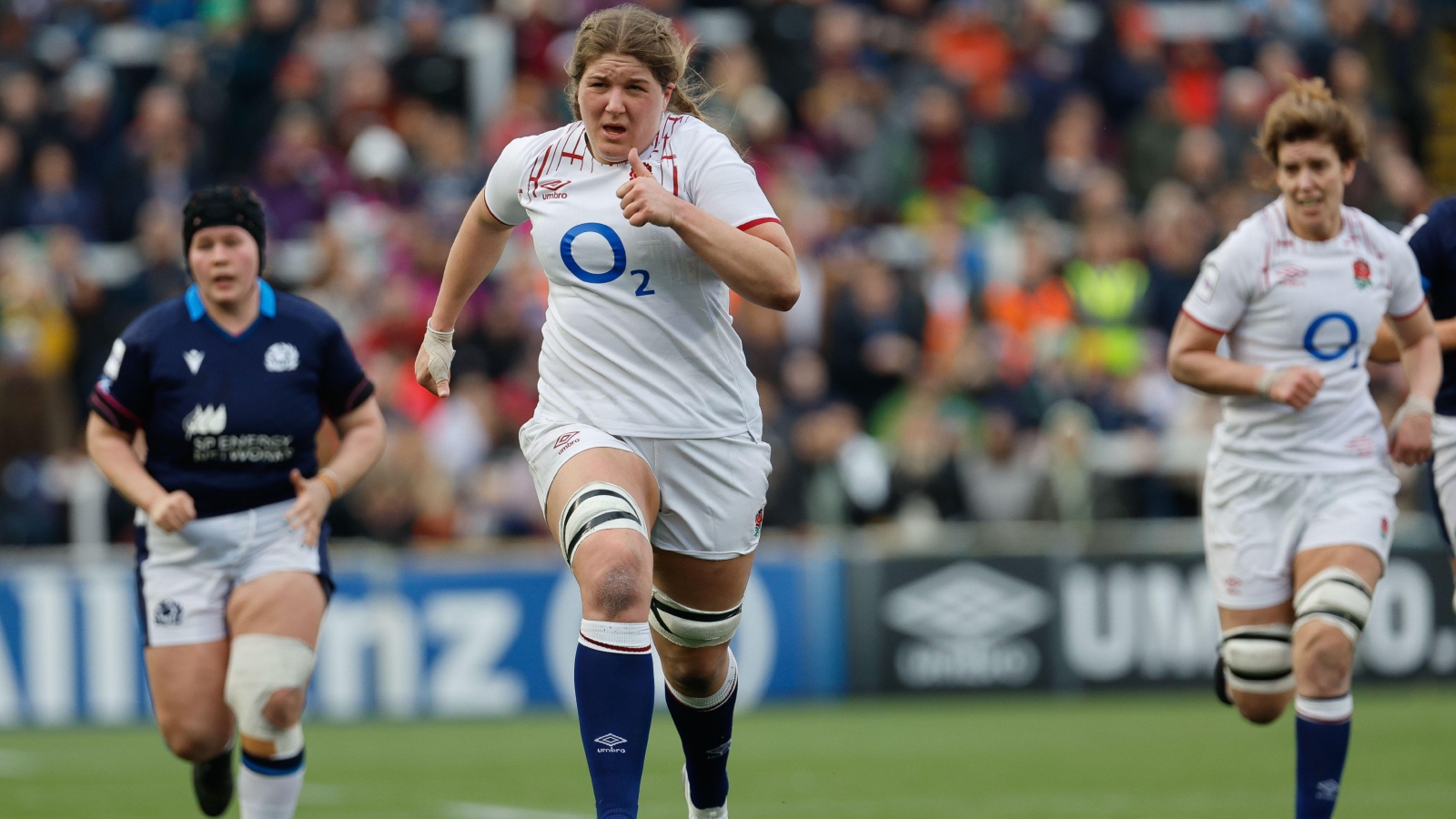 England star allegedly 'headbutts' coach in tunnel altercation ...