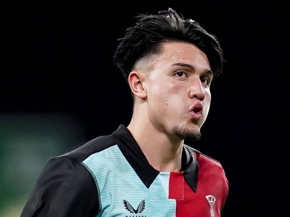 'Frustrated' Top 14 giants fail to court Marcus Smith away from ...