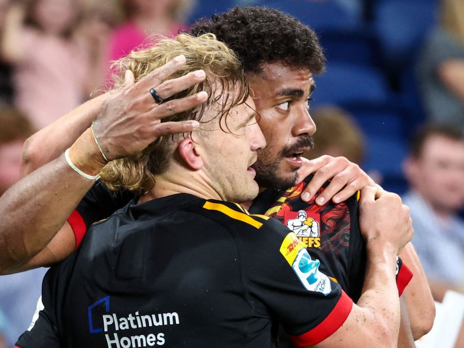 All Blacks hand debut to Emoni Narawa with Damian McKenzie at fly-half ...